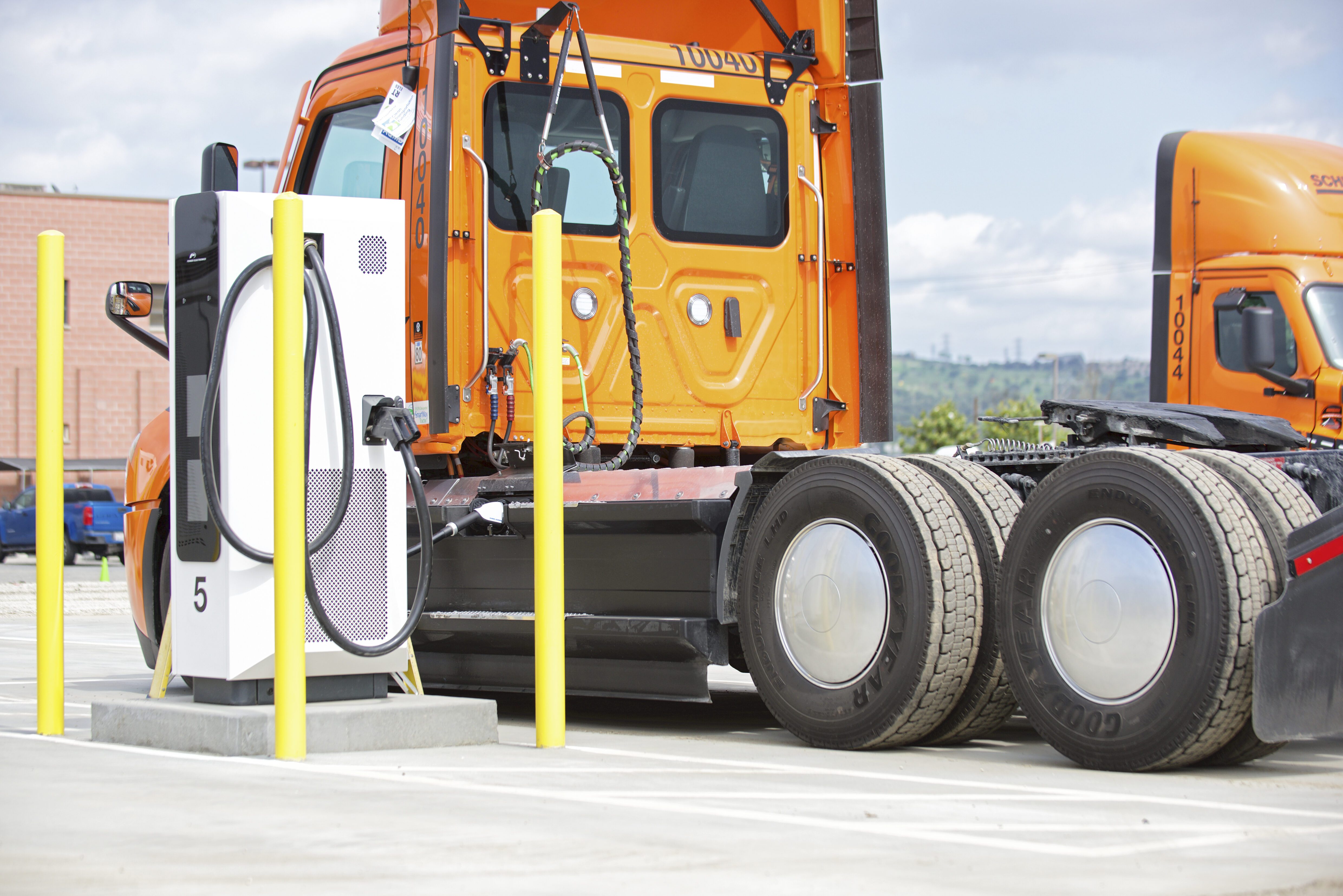 Why Schneider’s deployment of 50 electric big rigs gives me hope for ...