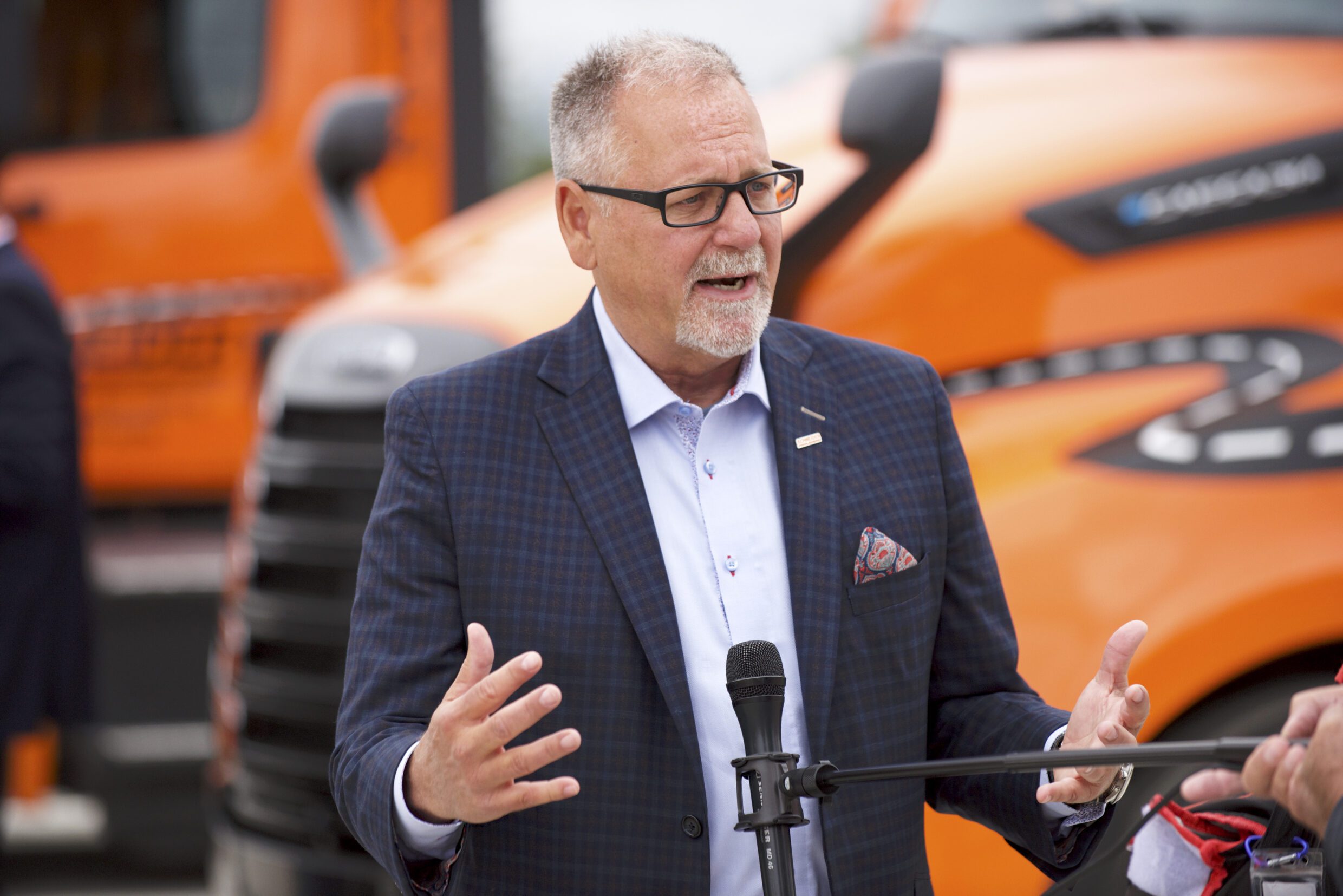 Schneider Hosts Ribbon Cutting for Battery Electric Fleet | JETSI