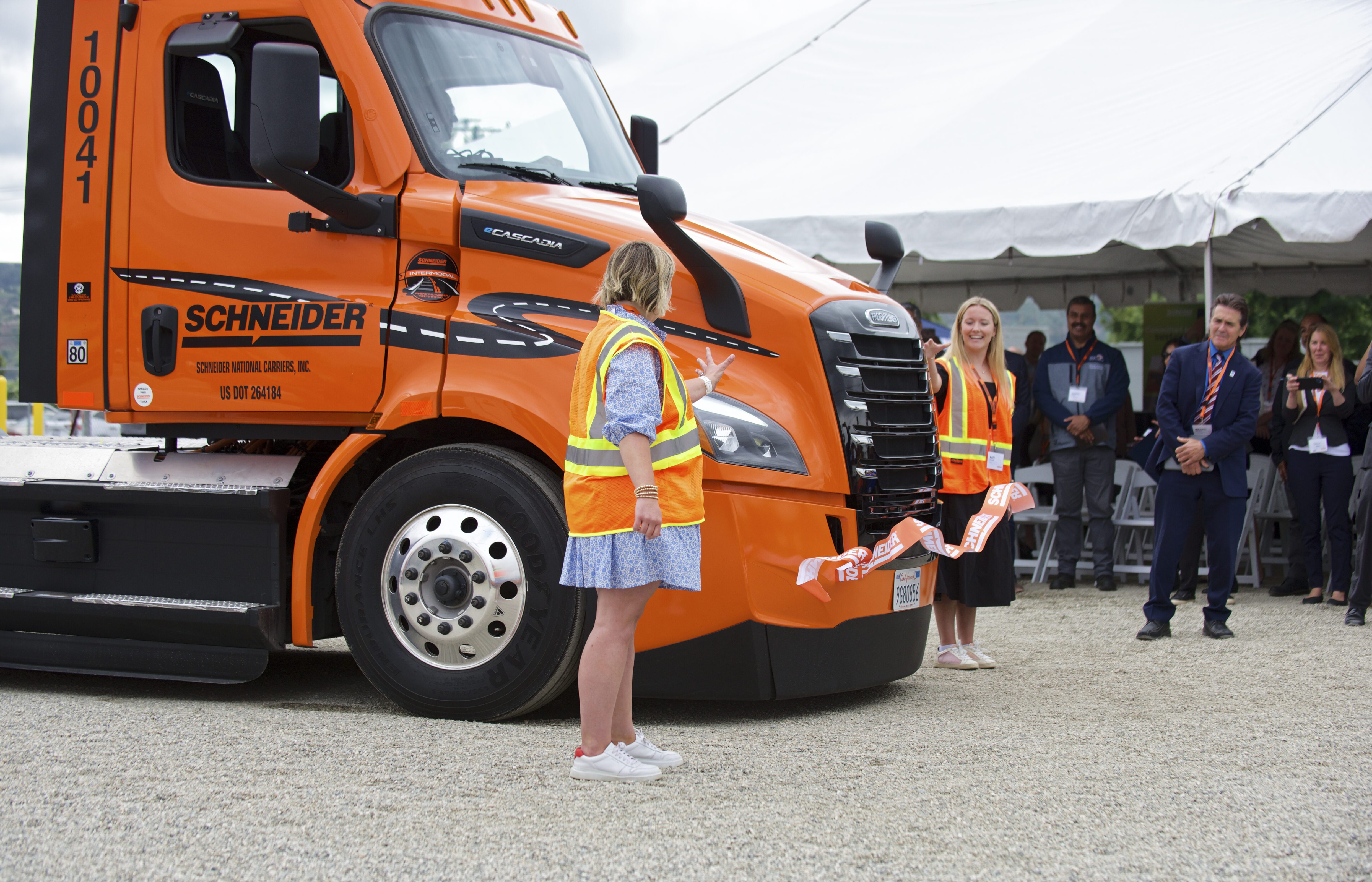 Schneider Hosts Ribbon Cutting for Battery Electric Fleet | JETSI